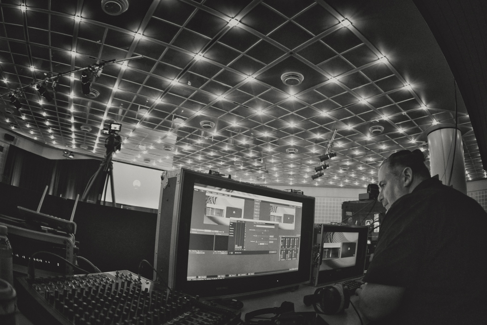 vMix Livestream Operator mit PC System 2 - NDI, DANTE - KunzMedia ...